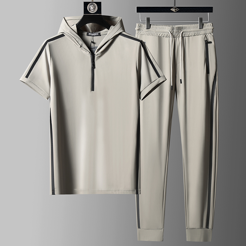React Premium Tracksuit Set – Soulario